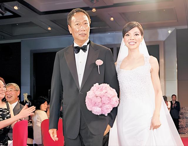 Model Zeng Xinying: Married 24 years older than Chinese businessman Guo ...