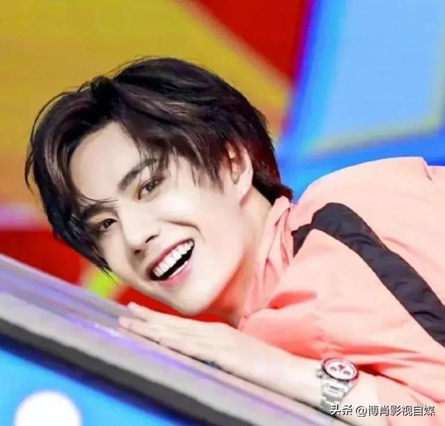 Wang Yibo's fascinating smile - iMedia