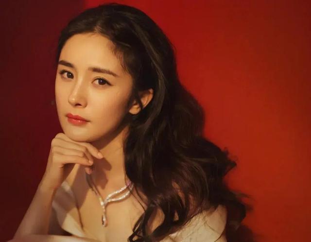 "Sexy Goddess" Yang Mi - iMedia