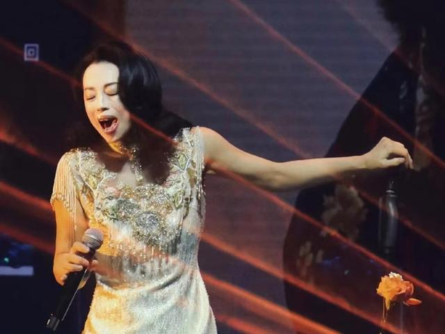 On a birthday, the warmth and warmth of people in the entertainment ...