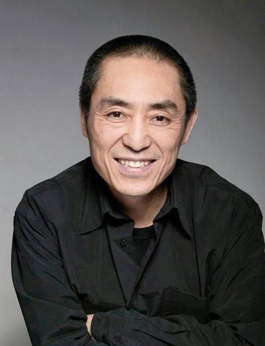 After divorcing Xiao Hua and falling in love with Gong Li for 8 years ...