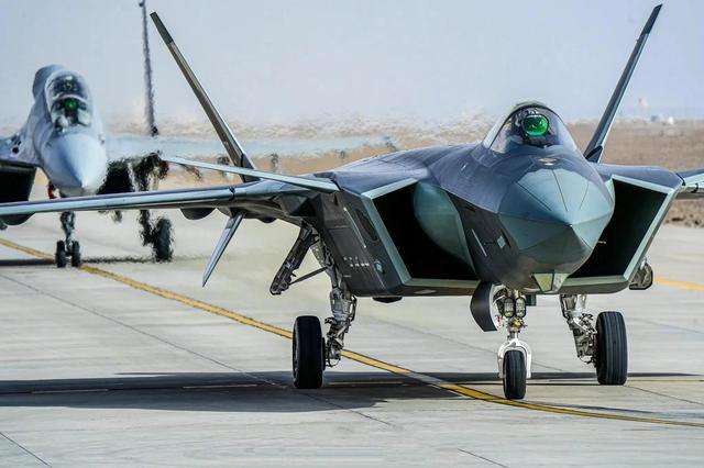 J20 is used to simulate the attack mode of F35 - iMedia