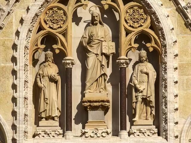 What are the artistic styles of Croatian ancient carving art? - iMedia