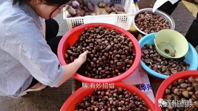 Peeling chestnuts in this way is quick and clean, and there is no fluff ...