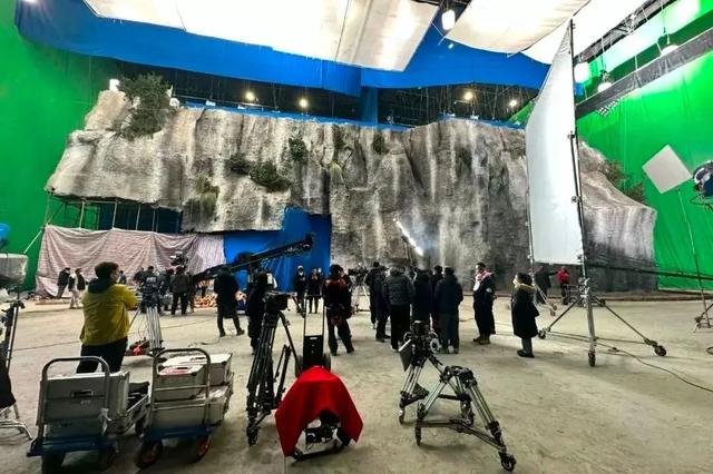 The movie [You Are My Hero] was transferred to the Chengdu Film and ...