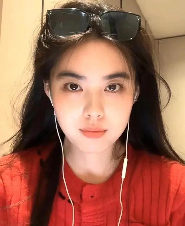 Yuanzi, a 23-year-old girl, became famous for her resemblance to Wang Zuxian and was invited to ...