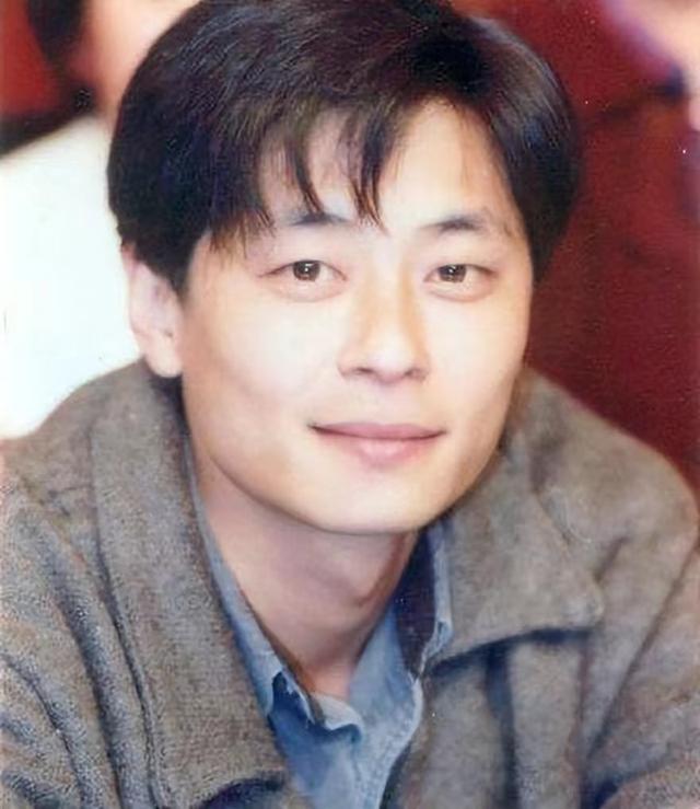 Singer Wang Jie, suddenly disappeared during the peak period, his mother lost all his family and ...