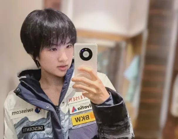 Huawei Princess Yao Anna has changed a lot!Cut off long hair and become ...