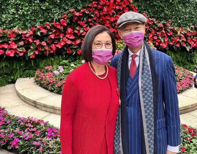 Wang Mingquan won the Bauhinia Star again after 18 years, wearing a ...