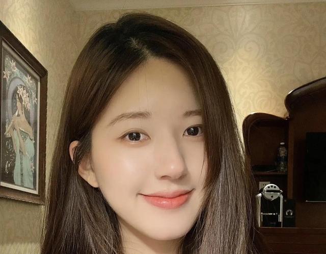 Female star Zhao Lusi's photo album: beautiful and pure, clever smile - iMedia