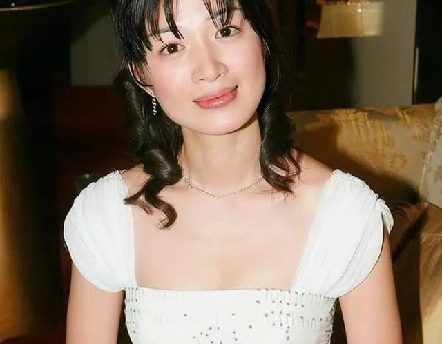 Chen Shaoxia: Played the role of Shuang Er and Junior Junior Sister, married into a wealthy ...