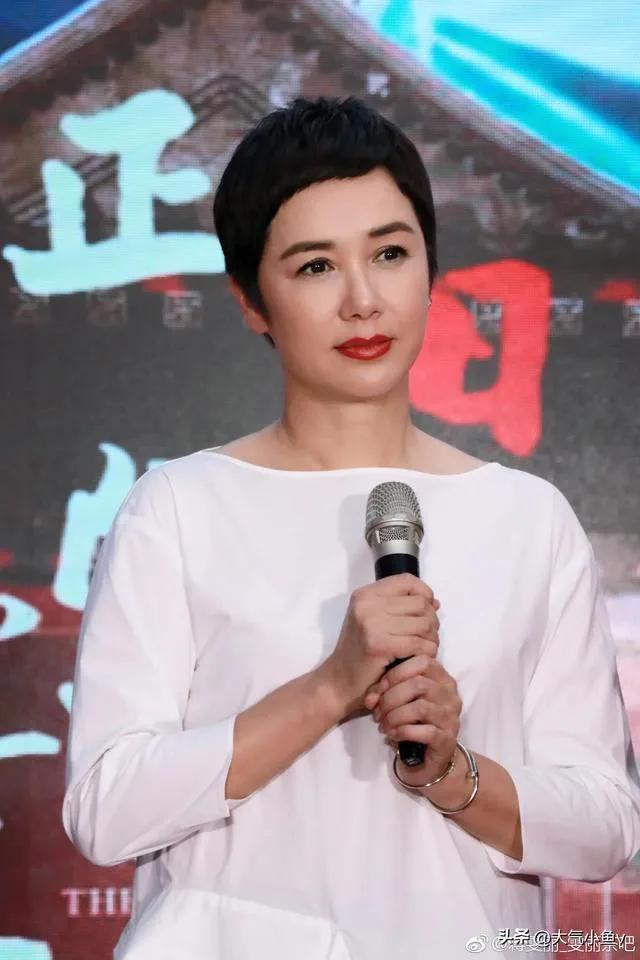 This time, the 56-year-old Jiang Wenli once again appeared as the ...