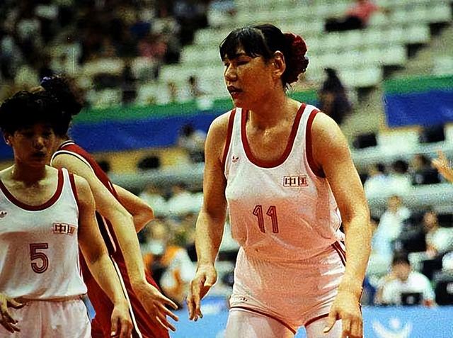 Zheng Haixia, the first player in the Chinese women's basketball team ...