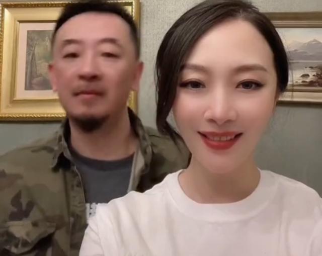 "The Knockout" Cheng Cheng and her husband show affection, Huang Haibo ...