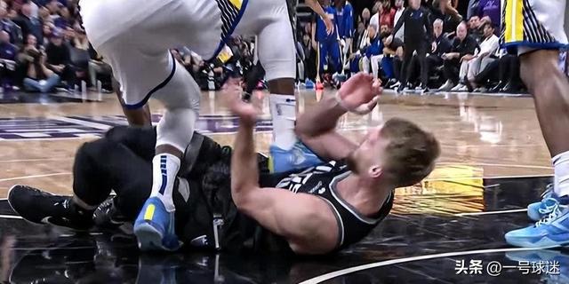 The NBA is a joke, Green has a black elbow + foot on the chest, has not ...