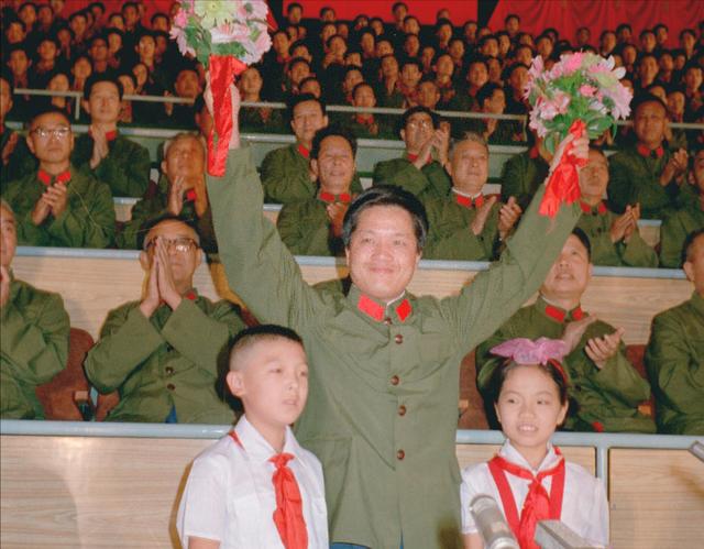 In 1981, Huang Zhicheng flew a plane to revolt and won a prize of ...