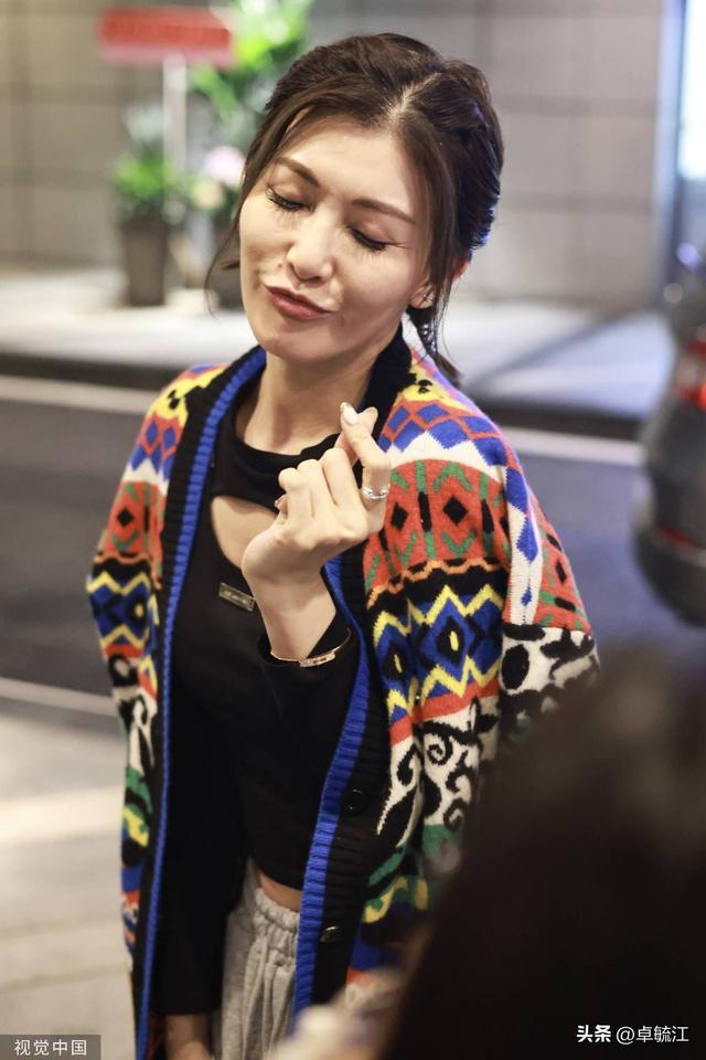 "Sister Lang 4" Li Caihua's off-duty photos, pouting her mouth than her ...