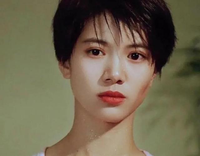 Anita Yuen: A beautiful woman with short hair and elegant long hair ...