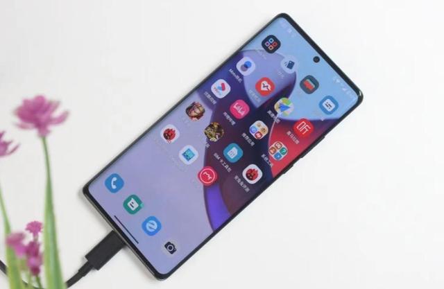 Why do all mobile phones have curved screens now?And how to choose?I'll ...