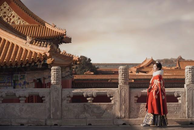 Dou Yifang, Empress of Hanwen: A Woman Who Became Empress by Luck - iMedia