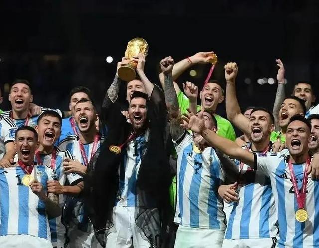 Kunling Jay Chou is in the same frame as the football god Messi, and ...