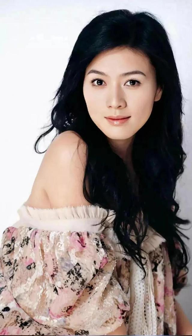 Tian Hairong: Sexy and elegant, gentle and generous, stunning and ...