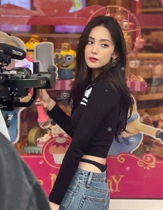 Guli Nazha was scolded for wearing bikini pants and became a hot search ...