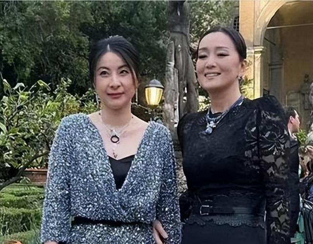 "Double Emperors" are rarely in the same frame! Gong Li took the ...