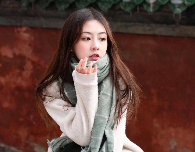 Image of big beauty singer Zhang Chuhan - iMedia