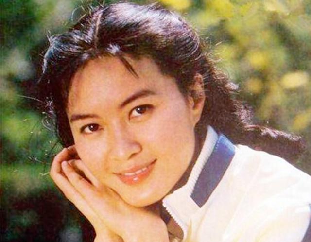 Actor Fang Shu: Two married and two divorced, raising two daughters ...