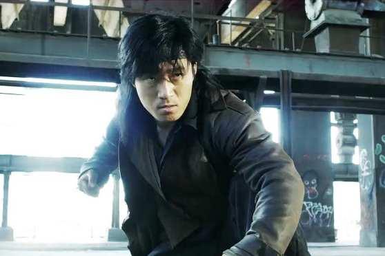 Yue Song: The kung fu is comparable to Bruce Lee, he beats foreigners ...