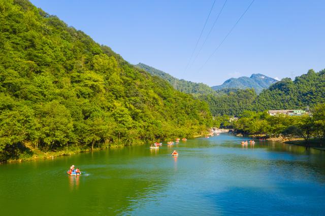 The colorful jade valley of Shitai is like a landscape painting ...