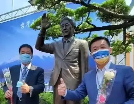 The statue of Shinzo Abe, the descendant of war criminals in Kaohsiung ...
