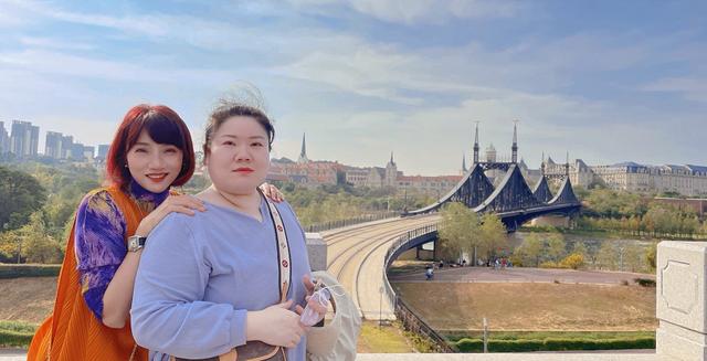 Zhu Hua: Going to the Internet celebrity check-in place to play, the ...