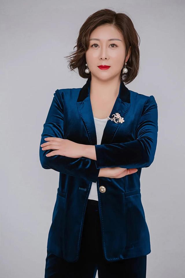 Honghu Chinese Characters - Wang Ke: There will be times when the wind ...