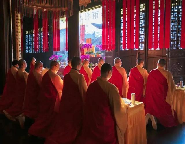 Why do monks chant sutras and Buddha names every day? - iMedia