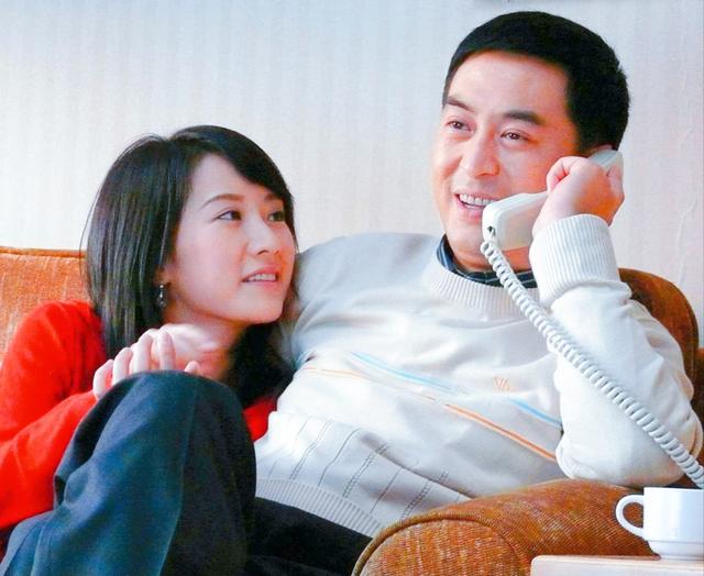 Look at "Snail House" three times. The phoenix man Song Siming abandons ...