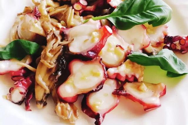 Refreshing maitake mushrooms, delicious octopus, the combination is a ...