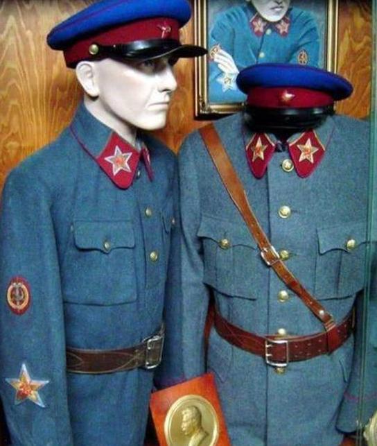 In World War II, why the death rate of Soviet political commissars in ...