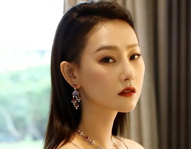 Celebrity photobook "Li Xinyue" - iMedia