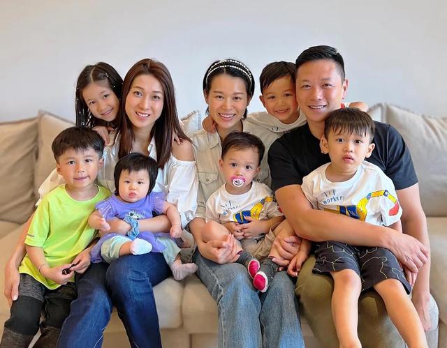 Zhong Jiaxin and Myolie Wu's two families gathered, the two goddesses ...