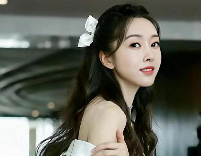 Xuan Lu with outstanding temperament - iMedia