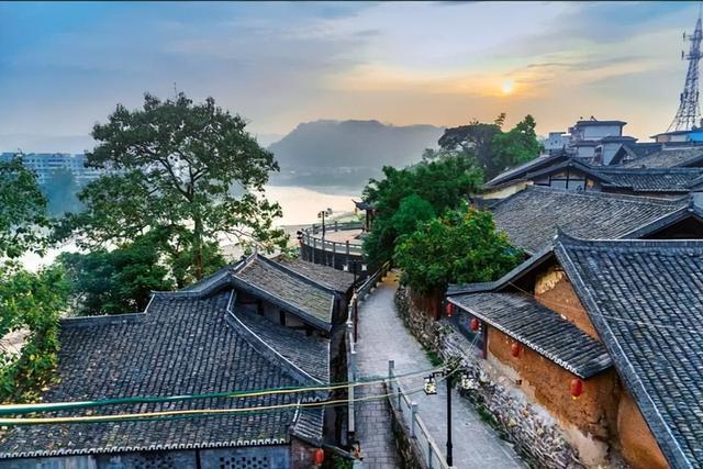 Yibin has a thousand-year-old town, known as the "throat" of Sichuan ...