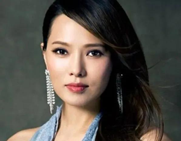 Yi Nengjing, who has been in the entertainment industry since she was a ...