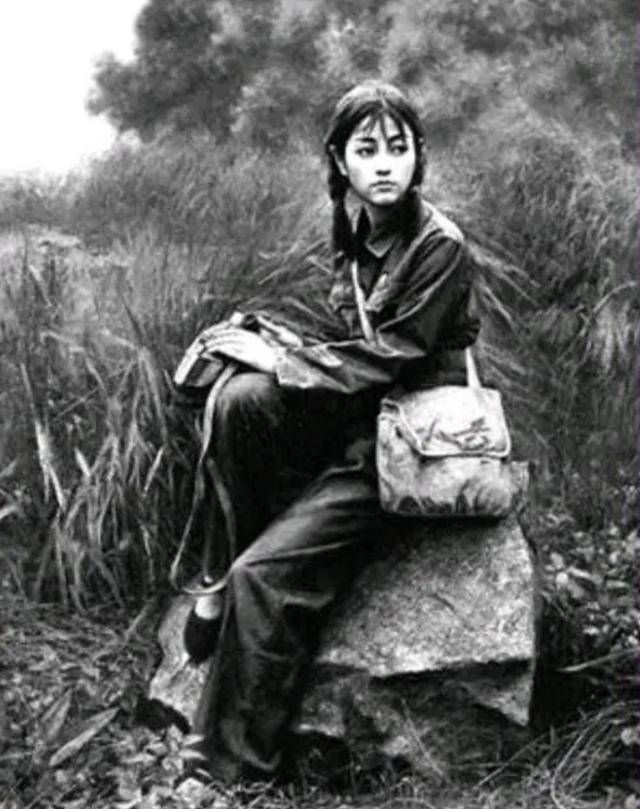 The female soldier of the Red Army separated from her new husband and ...