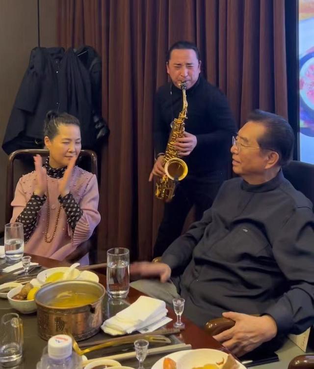 After Li Tianyi was released from prison, his parents held a banquet to ...