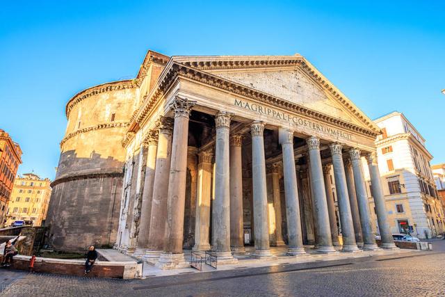 The Pantheon of ancient Roman architecture, its reference to the sun in ...