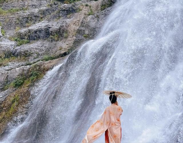 The most amazing Milky Way waterfall!Taste special food, visit healing ...