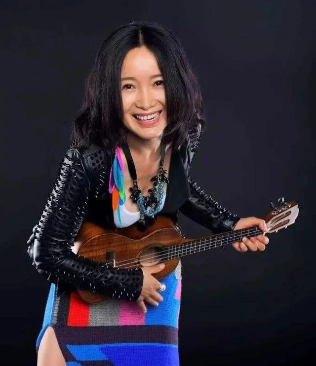 Siqin Gerile went to Zang Tianshuo's wife Li Mei with a big belly and ...