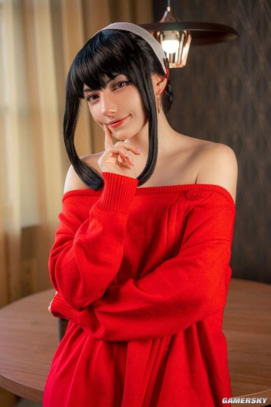 COSPLAY Picture Tour: Russian girl COS "Spy Playing House" Joel's wife ...